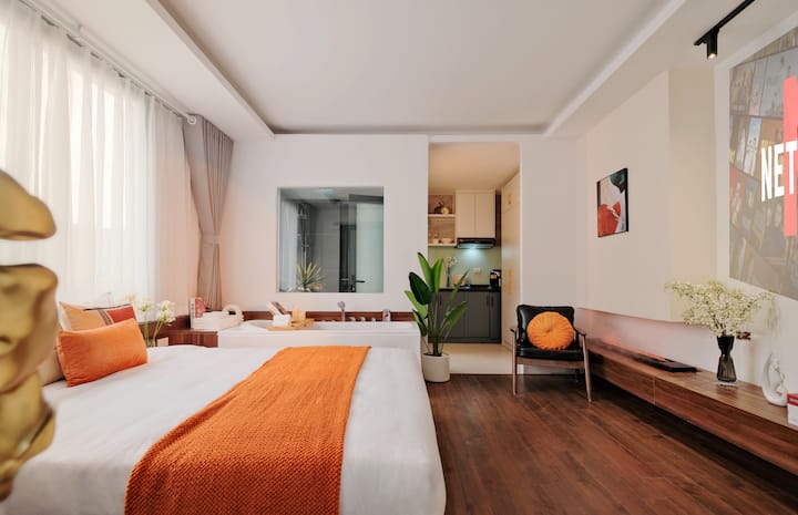 Old Quarter / Jacuzzi / Kitchen / Netflix / Lift 3 - China