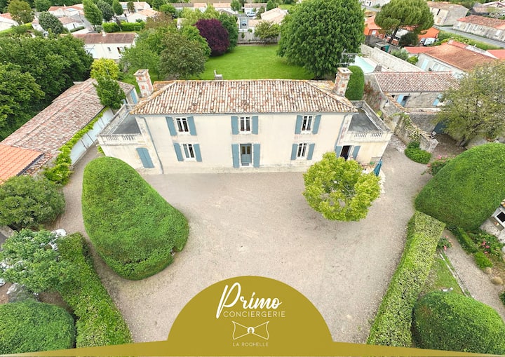 Domaine Le Logis De L'oie - Parc Et Piscine - 12p - Vendée