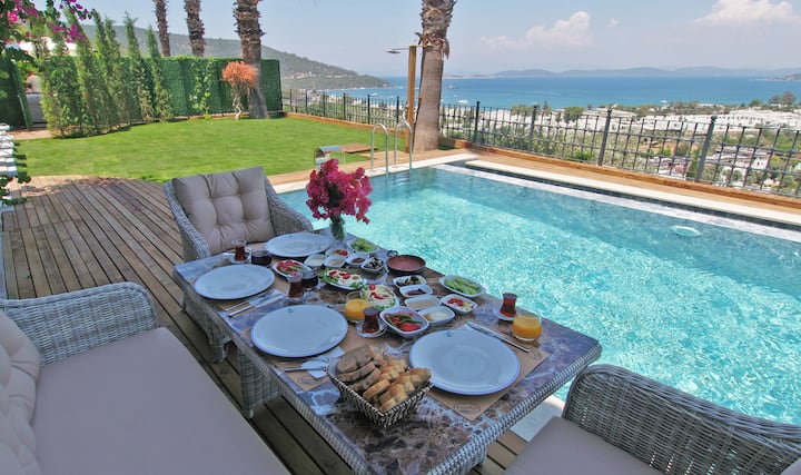 Bodrum Torbada 6 Odalı Havuzlu Deniz Manzaralı Ev - Torba