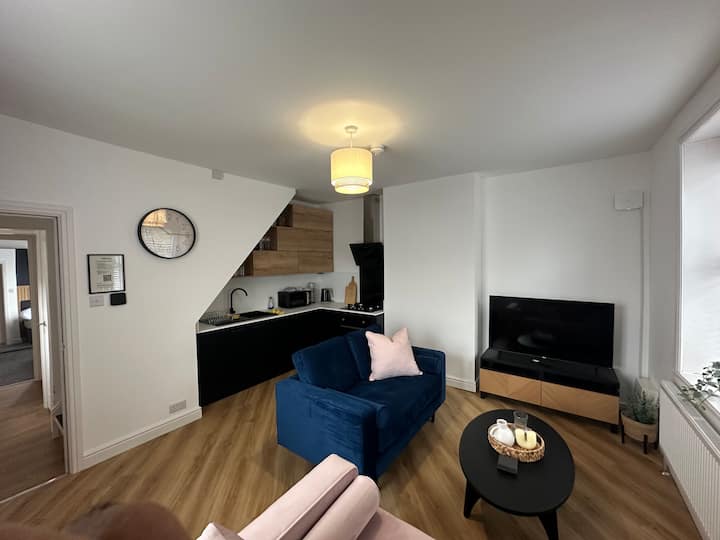 Stylish Duplex Apartment In Oakworth With Parking - Haworth