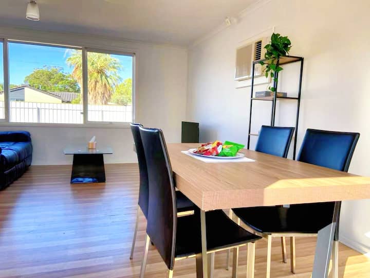 3 Bedroom Clean, Quiet And Comfortable Stay - Salisbury