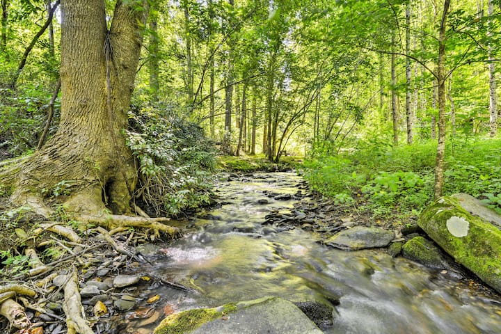Cabin By Creek W/ Hot Tub & Fire Pit - Worlds Inn - Bryson City, NC