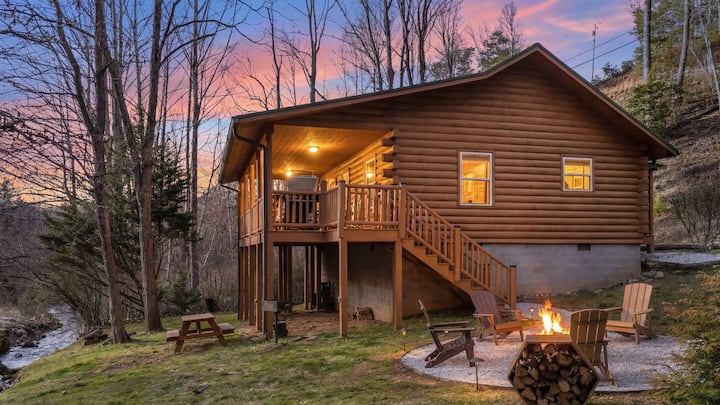 Cabin On Creek W/ Hot Tub & Fire Pit - Worlds Inn - Bryson City, NC