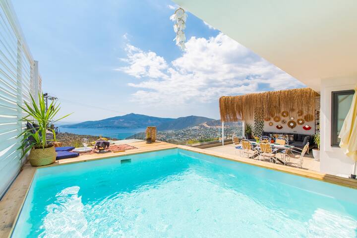 Deniz Manzaralı Jakuzili Suit - Kalkan
