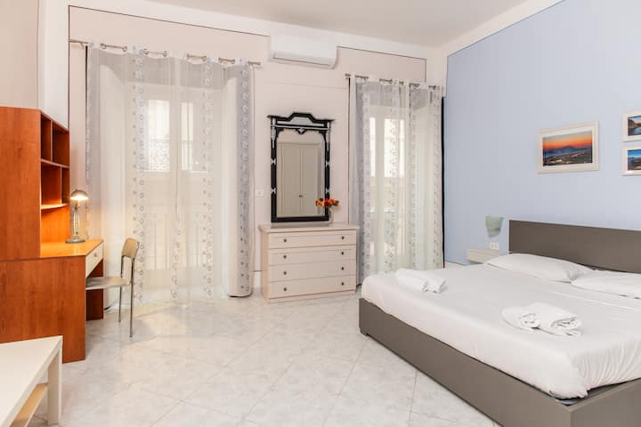 Just A Perfect Stay - Napoli