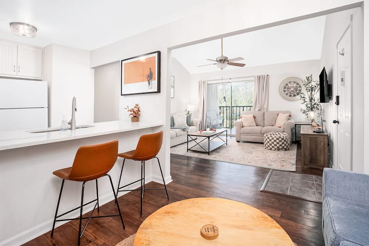 3/4 Mile Walk To Toomer's, 2br/2ba, Sleeps 10+ - Auburn, AL