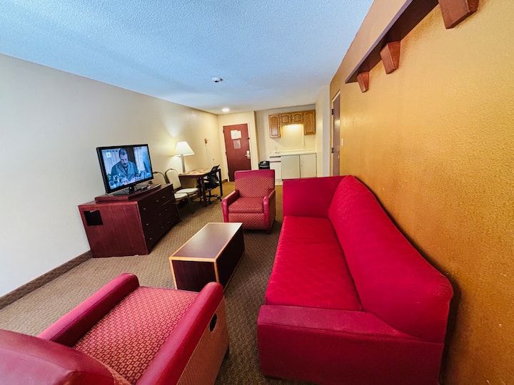 Hotel M | Mount Pocono 2 Rooms Suite - Mount Pocono, PA