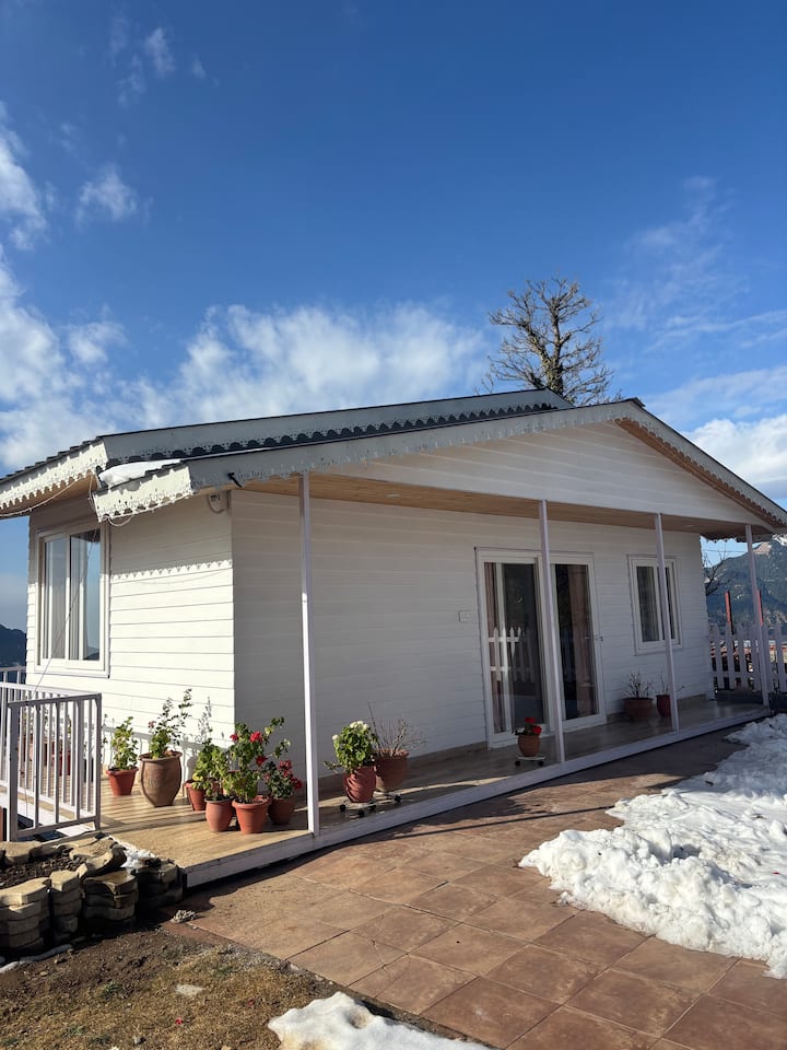 The Bear Cuddle Kanatal - Kanatal