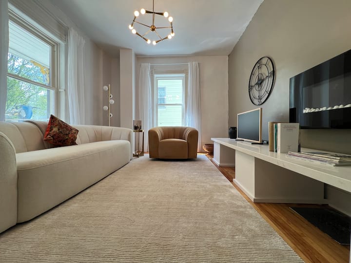 Cozy Modern Victorian - Pictou
