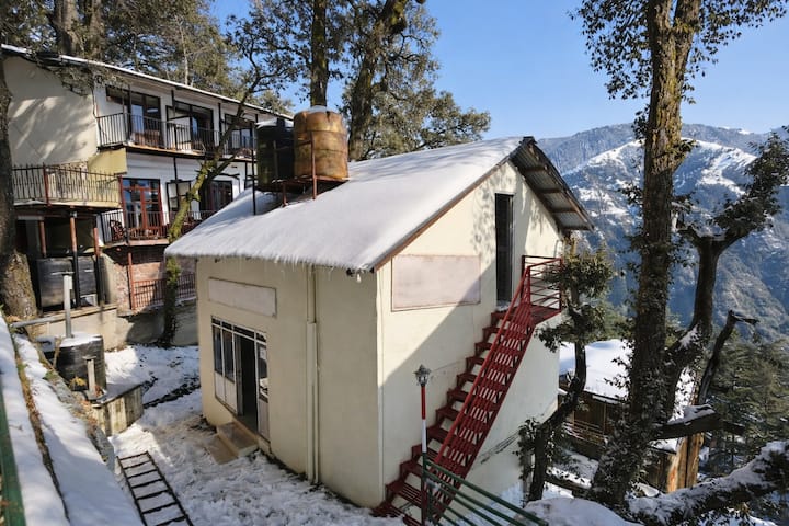 Spacious & Simple Homestay At Dalhousie Center - Dalhousie