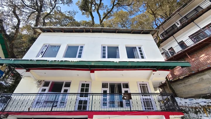 Spacious & Simple Homestay At Dalhousie Center - Dalhousie