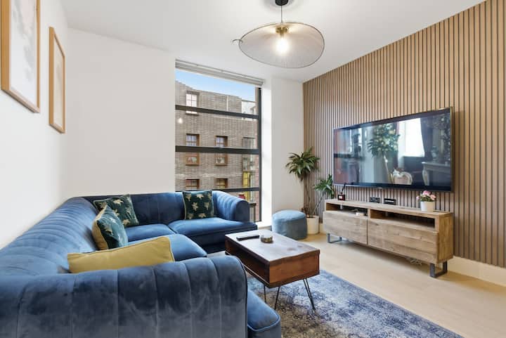 The Jq Residence • Sleeps 5 • 2bd 2bth • Central - Birmingham