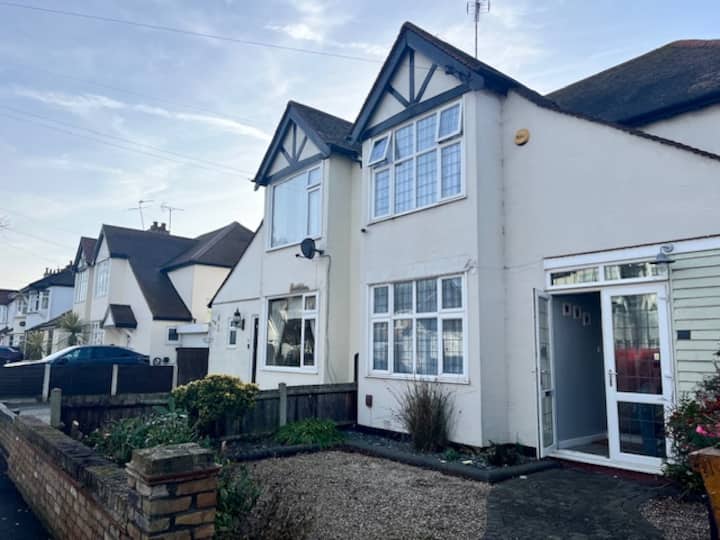 Rose Barn. Our 3 Bedroomed Home Near The Beach - Southend-on-Sea
