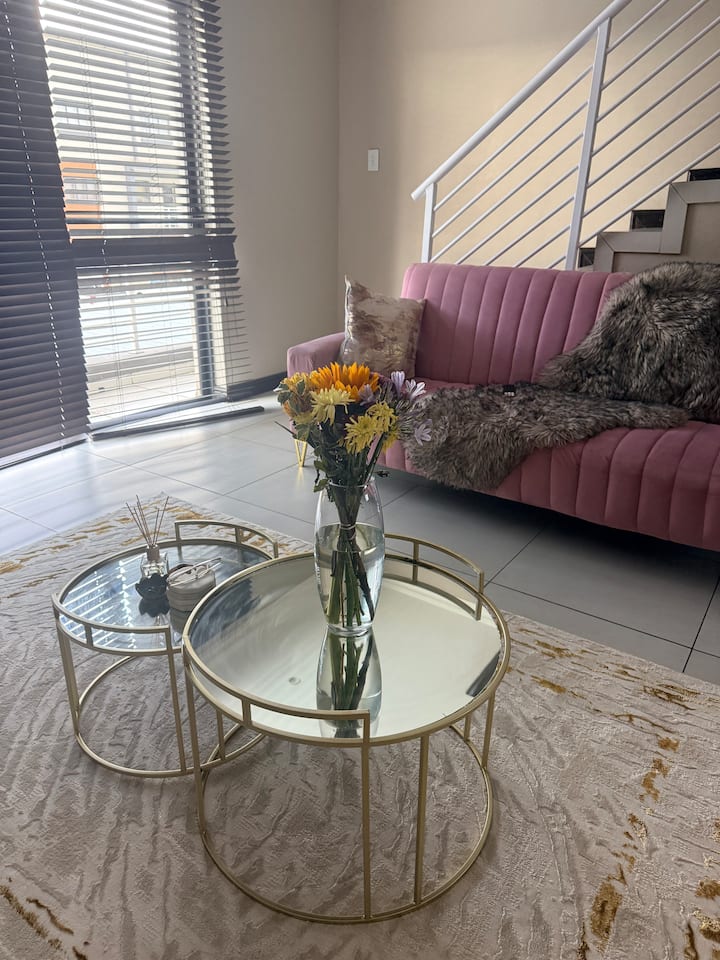 The Cute Cosy Velvet Loft - Witbank