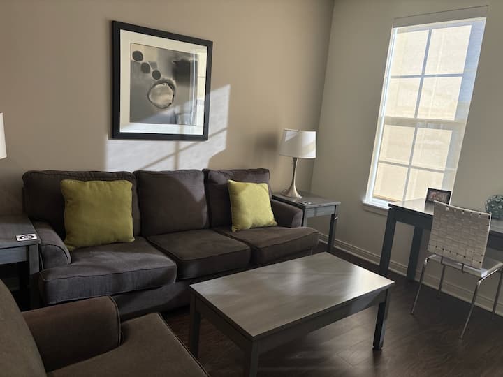 Modern 1x1 In Mellody Farm - Lake Forest, IL