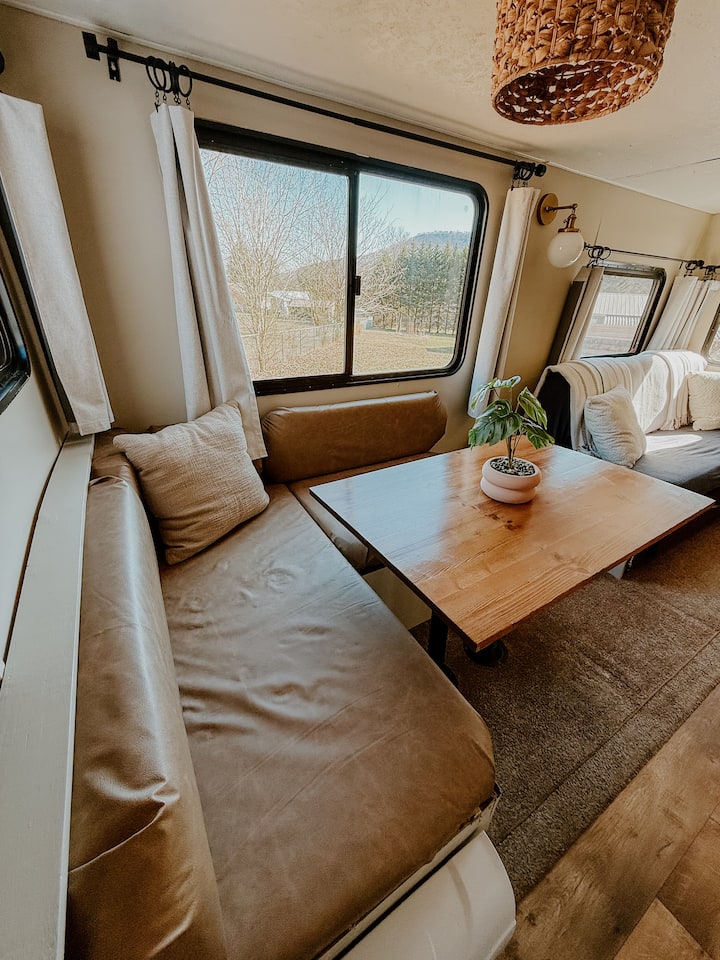 Chattanooga Cozy Camper - 채터누가