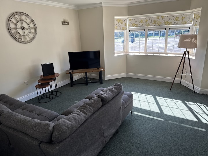 2 Bedroom Apt Near Inec & National Park - Killarney