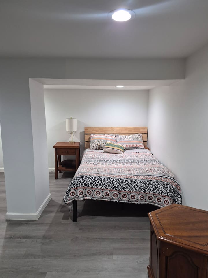A Quiet Urban Studio Fully Furnished - Reading, PA