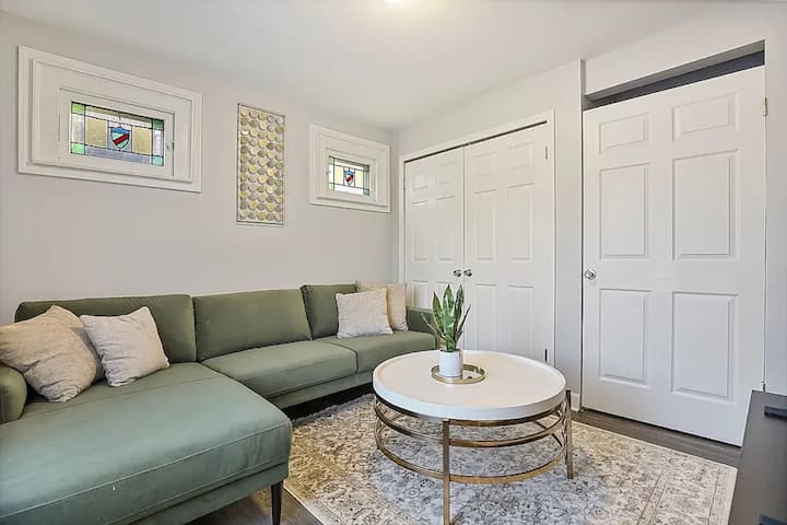 Modern 4bd 2ba Home Near Downtown / Metra - Lake Forest, IL