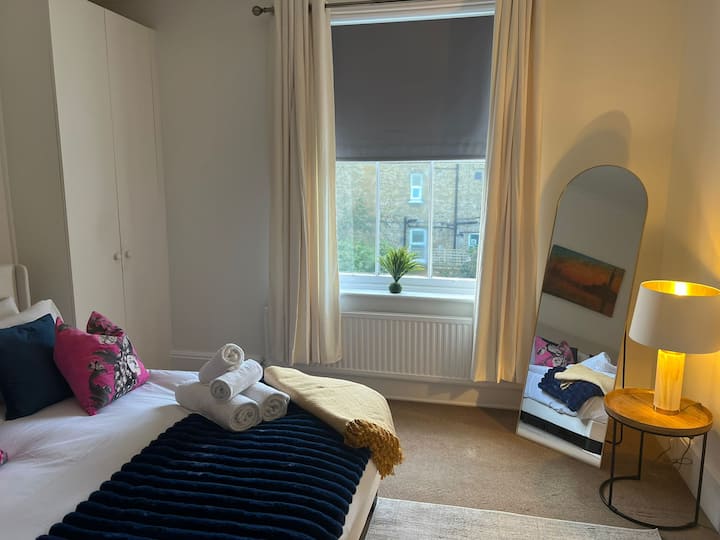 Stylish 1br Teddington Flat Near Thames River - Hounslow