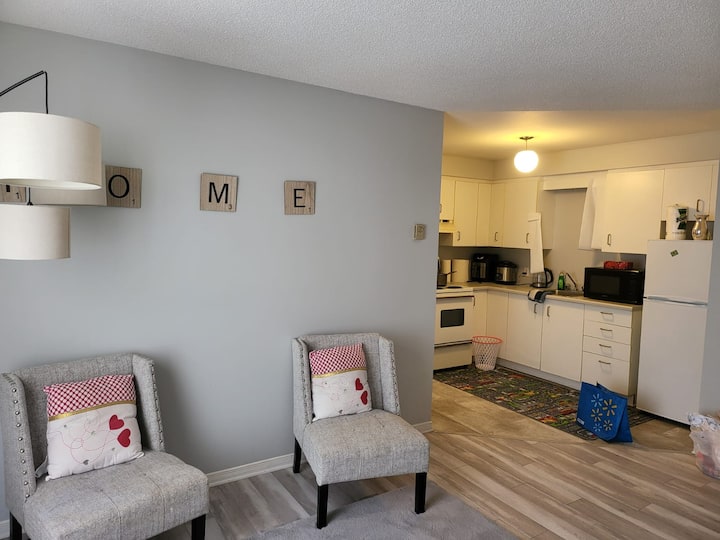 Well Furnished Space In Town - Gananoque