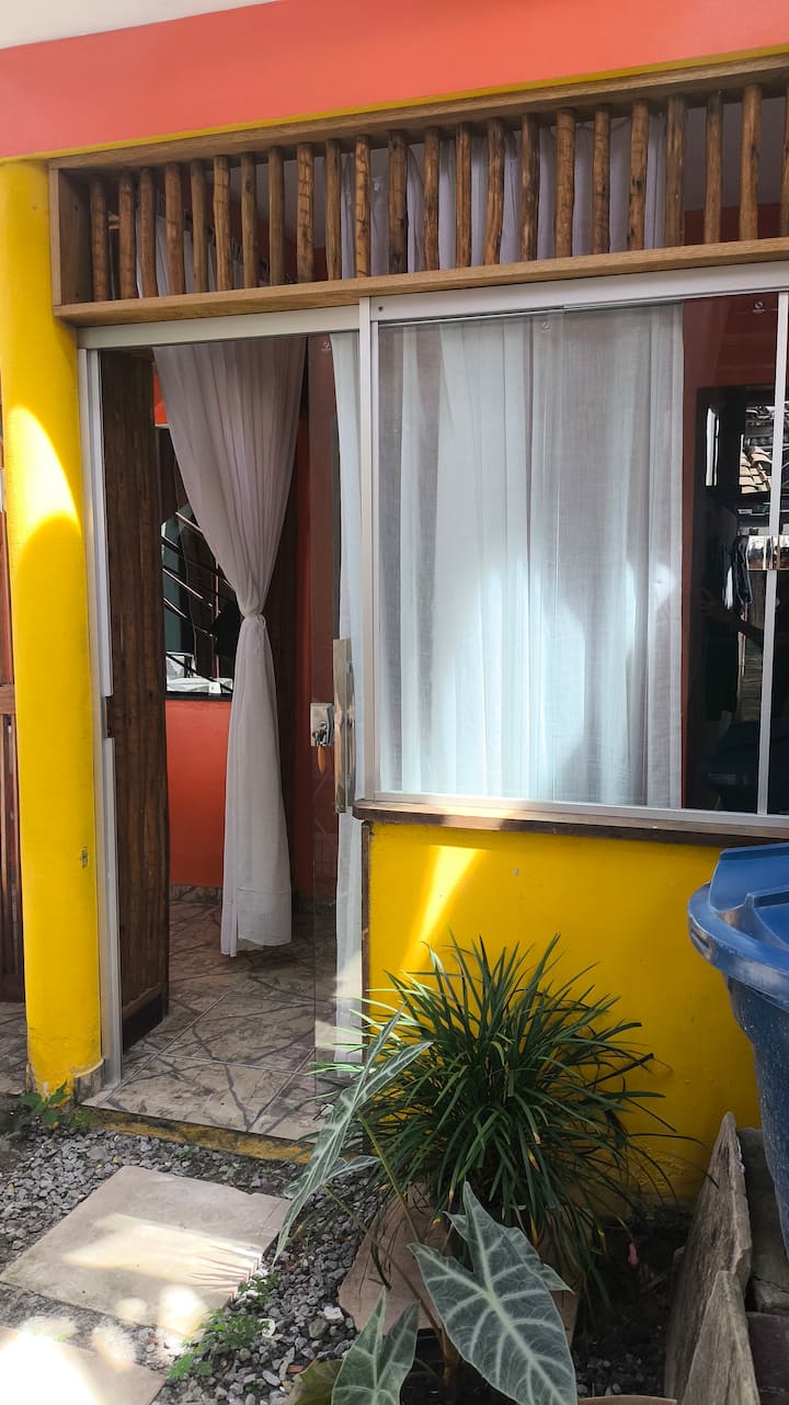 Kitnet Para Duas Pessoas Tranquila - Porto Seguro