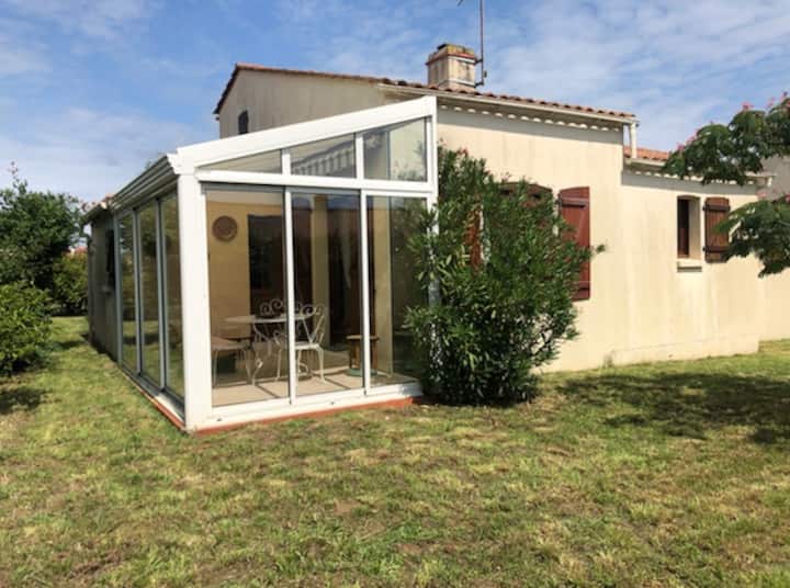 Charmante Maison Avec Véranda Sur Terrain Clos - Longeville-sur-Mer