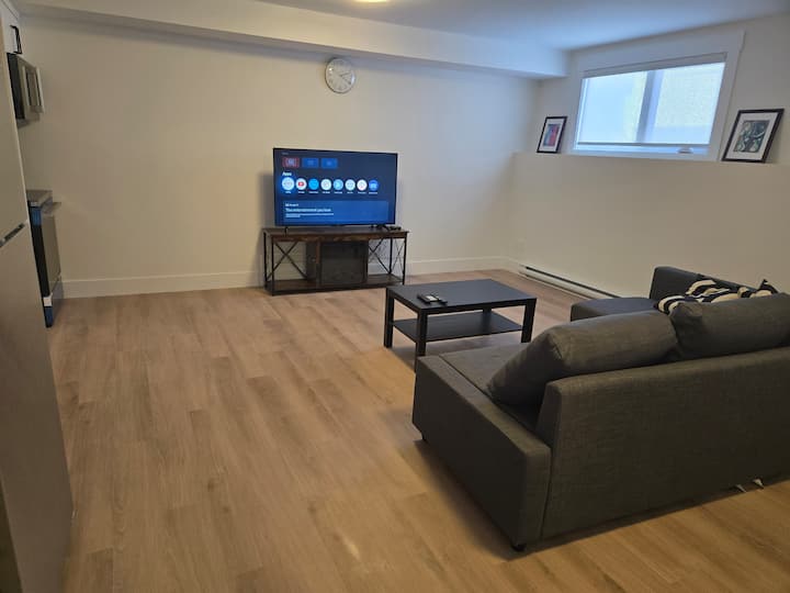 Private Guest Suite Sleeps 4 - Moncton