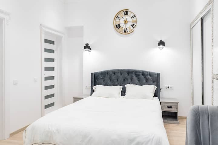 Golden Time Suite - Oradea