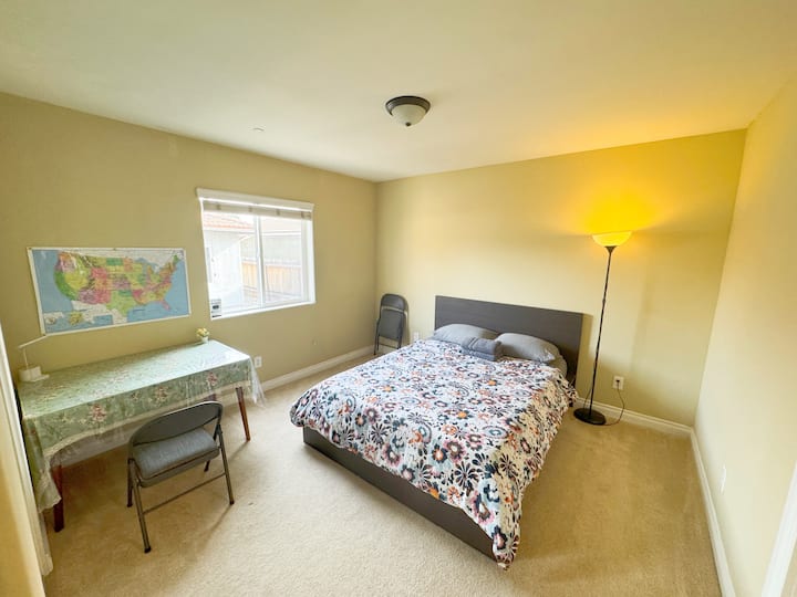 A Lovely Room - Covina, CA