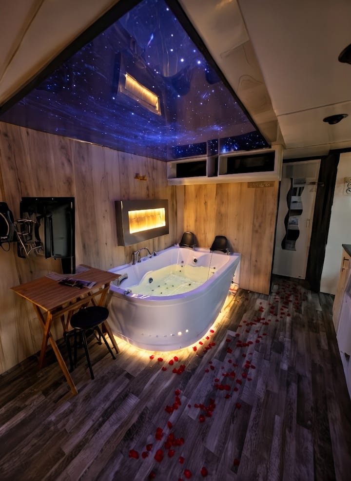 Suite Jacuzzi Romantique - Tiny Haven - Lac d'Aiguebelette