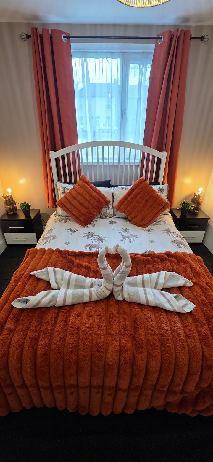 Serengeti Suite With Free Parking And Fast Wifi - Cardiff