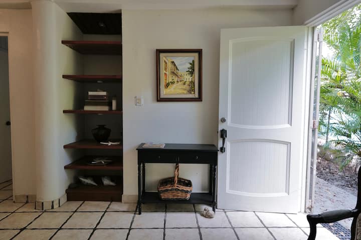 Charming In-town Guesthouse - Culebra