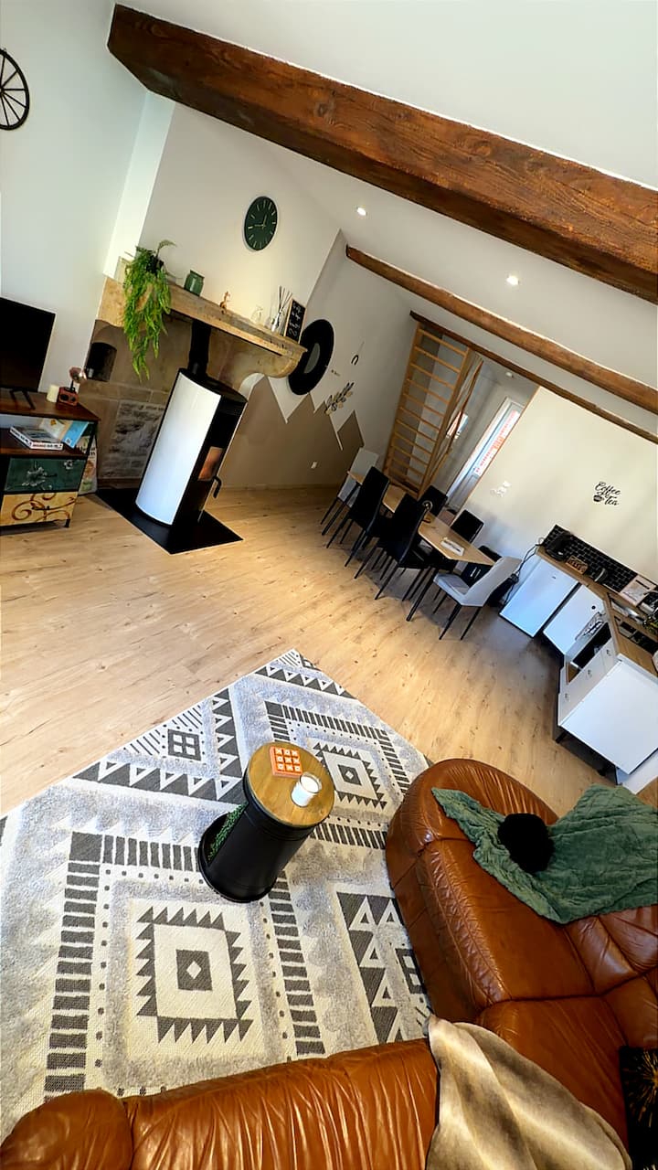 Logis Du Garde-ferme~ Charme, Cheminée & Cocooning - Bourgogne-Franche-Comté