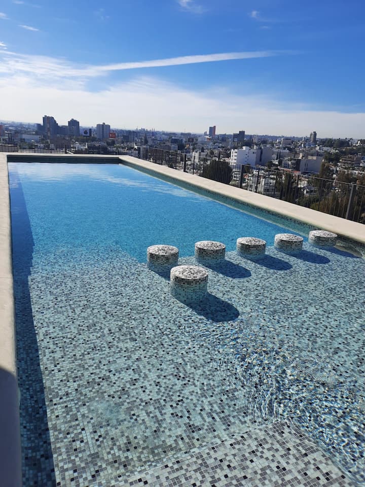 Lujoso Departamento Con Espacio De Trabajo. - Mexico