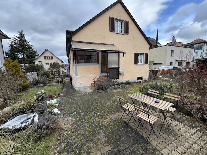 Detached House - Central, 4 Bdrs, Garden, Parking - Zürich