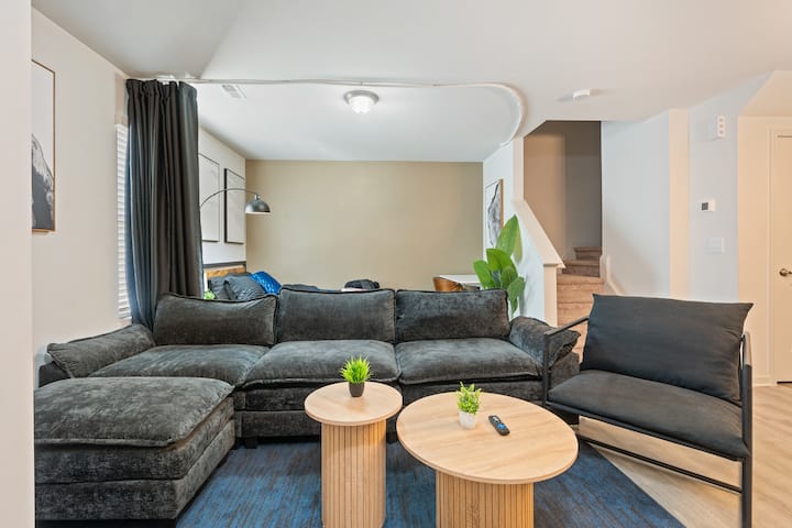 Upscale King 4br Townhouse—mins To Cary & Nc State - Cary, NC