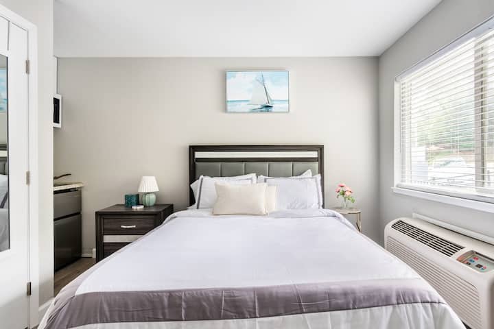Private Studio · Extended Stays · Near Caltrain - Redwood City, CA