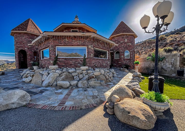 Castle / Mountain Top / The Rogers Inn / Sleeps 7 - Kernville, CA