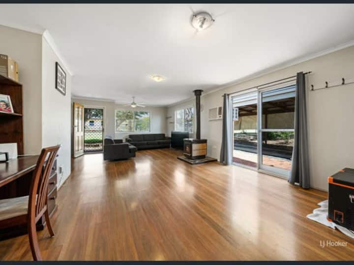 Country Stay With Lots Of Yard Room! - Toogoolawah
