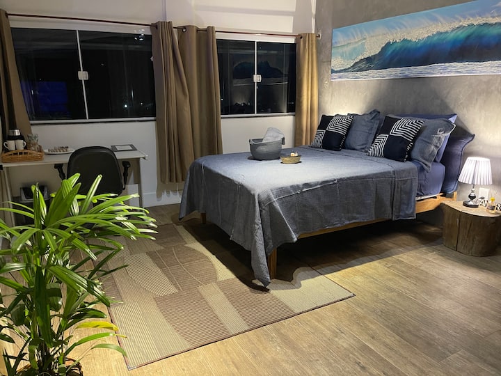 Quarto Em Pousada  Grande, Estiloso Com Wi-fi - Macaé