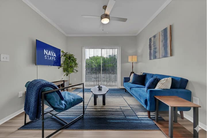 Indigo Escape | Central W/ Free Parking - Carrollton, TX
