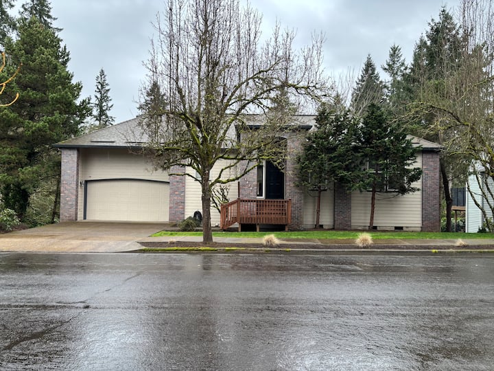 Comfortable 4br Getaway For Families & Friends - Wilsonville, OR
