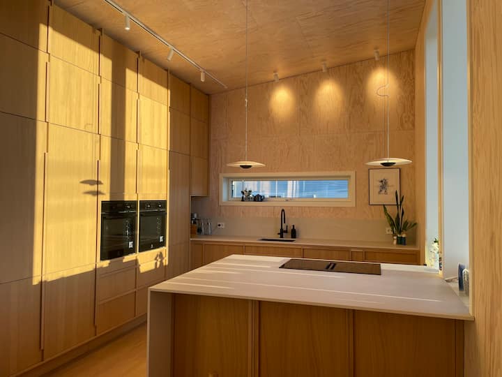 Unik Og Barnevennlig Villa Med Nydelig Utsikt - Alesund