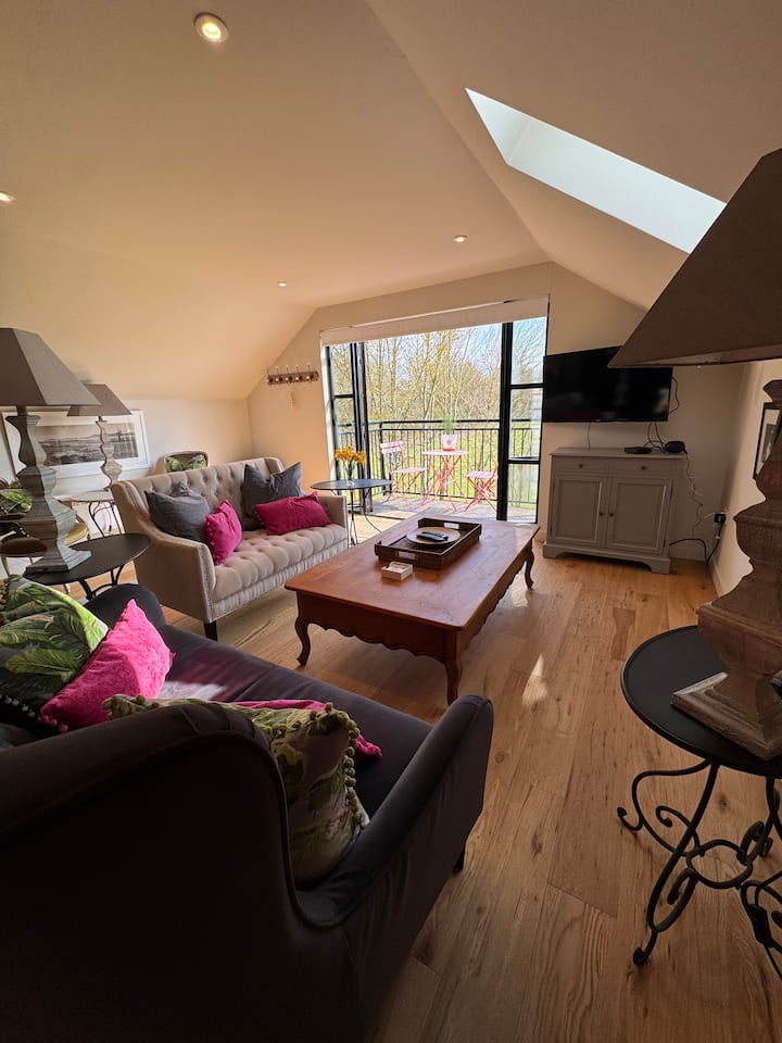 The Writer’s Lodge, Serene Luxury Country Escape - Stanstead