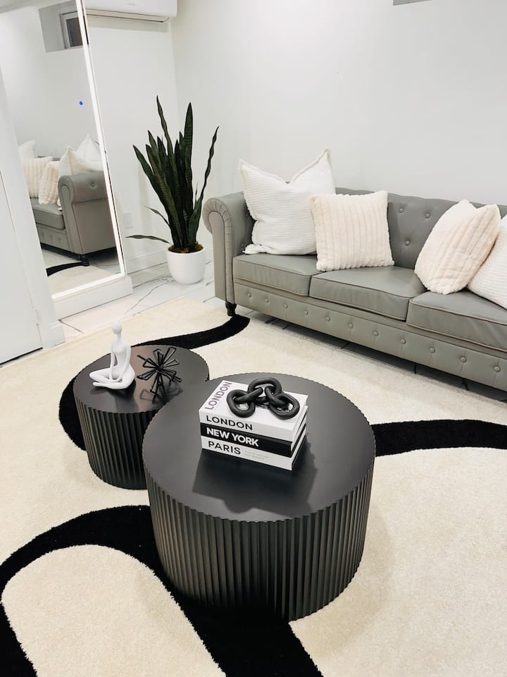 Chic & Cozy Retreat – Minutes From Everything!” - Mineola, NY