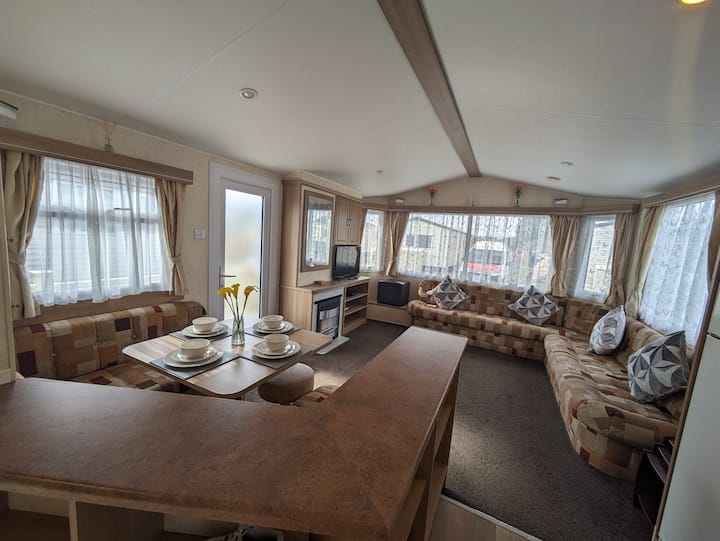 3 Bedroom Caravan | Club Tropicana | Sleeps 6 - Chapel St Leonards