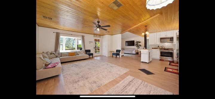 Foothill Retreat | Pool, Hot-tub, Deck & 2-acre - Rollins Lake, Grass Valley