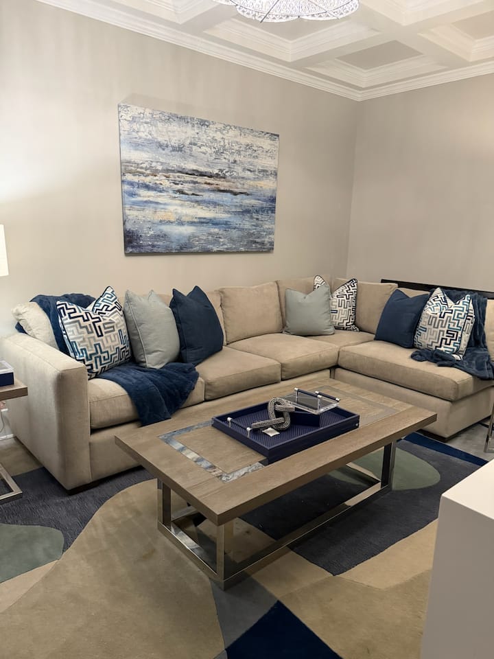 Elegant Conyers Townhouse With Manhattan Vibe - Conyers, GA