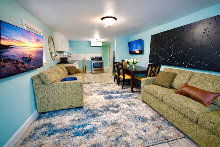 Glow Hard Or Go Home - 12 Mins To Downtown - Jacksonville Zoo and Gardens, Jacksonville